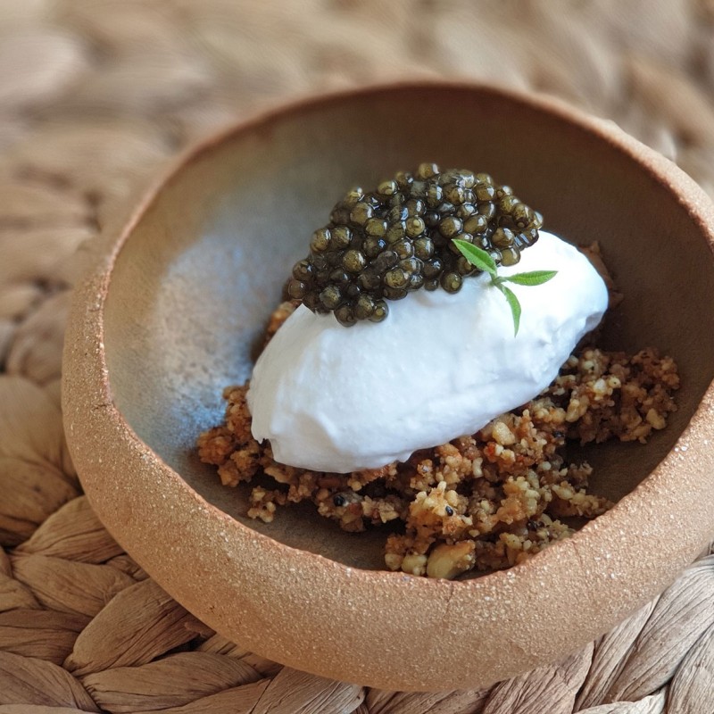 Coconut ice cream, spiced peanut soil and caviar del tíbet